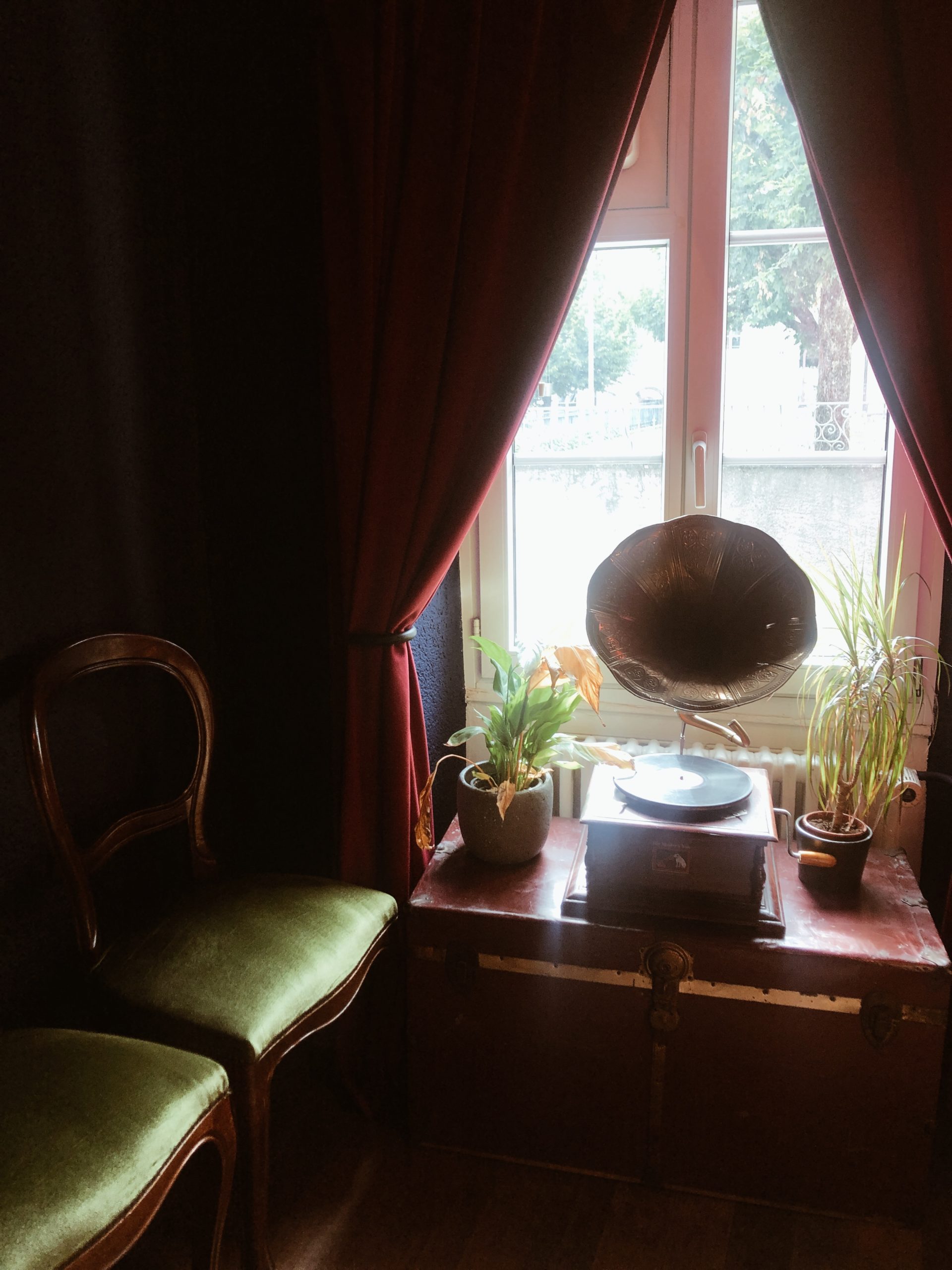 Le Vestibule, un bar clandestin à Lausanne • ChicandSwiss